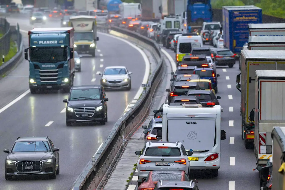 Before the Easter traffic: Gotthard traffic jam 2026: These measures ...