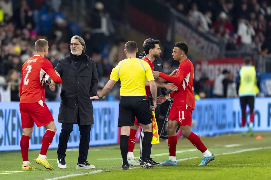 Ten players replaced: Yakin explains his many changes: "We lack ...