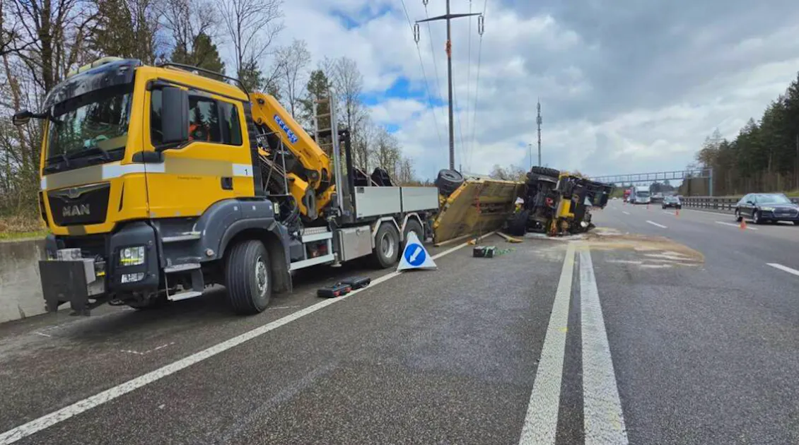 Chaos in the direction of Zurich: Accident on the A1 near Winterthur ...