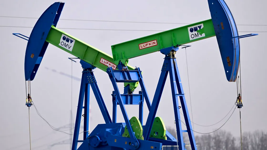 Down 16 percent: Oil prices slump after ceasefire announcement | blue News