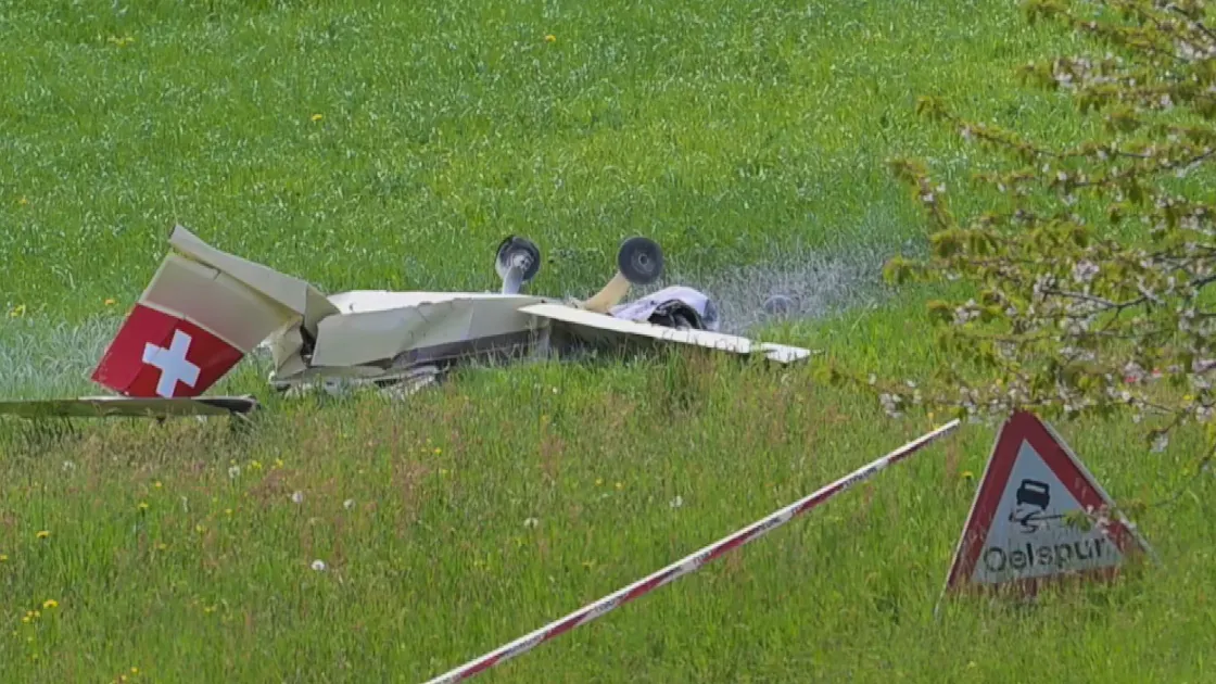 Pilot crashes with experimental aircraft: Cricri crash in Ochlenberg ...