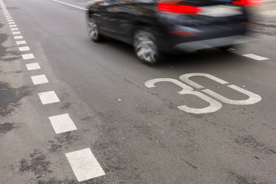 Seestrasse in Stäfa: Court orders 30 km/h speed limit - but the ...