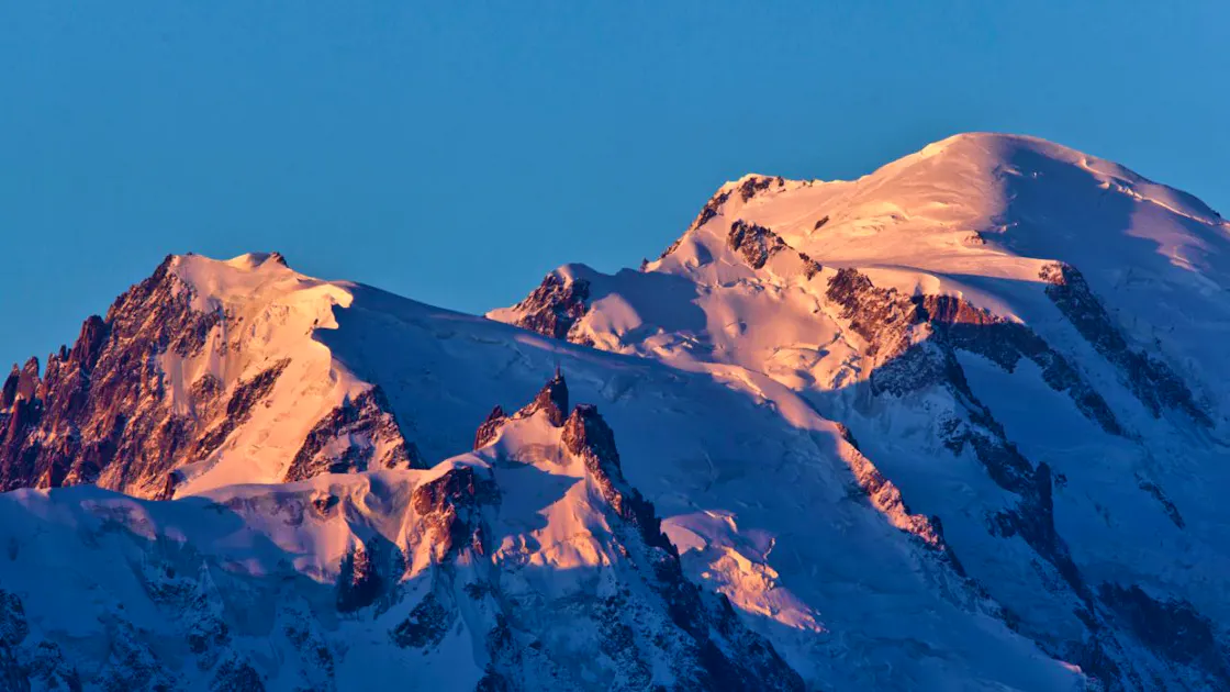 Mountaineering: Two Frenchmen break the record for the ascent of Mont ...