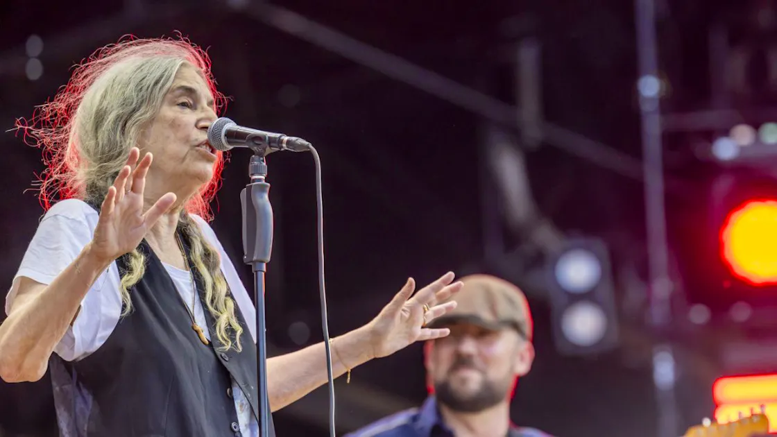 Espagne: L’icône du rock Patti Smith reçoit le prix des Asturies des ...
