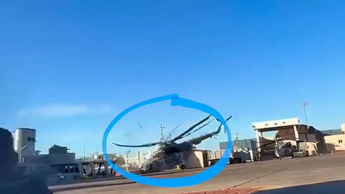 Video shows serious incident: Military helicopter crashes seconds after ...