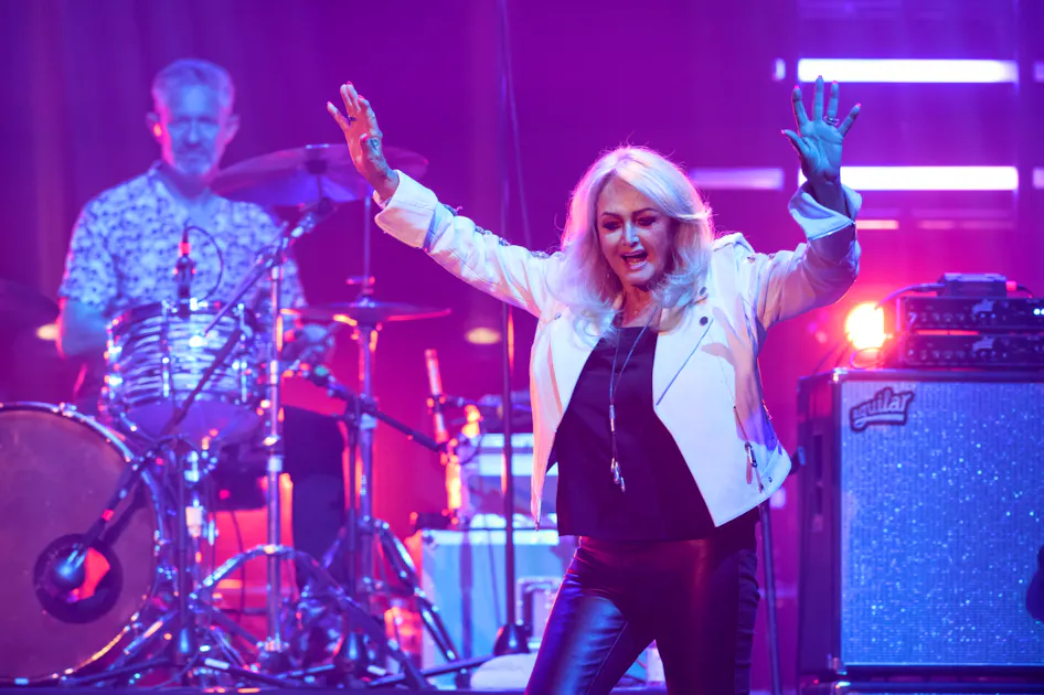 Concern for rock legend: Bonnie Tyler struggles in an induced coma ...