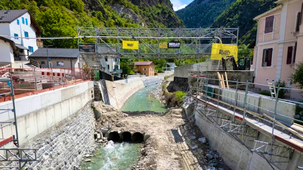 Avalanche/landslide: Bridge in Valais demolished due to landslide ...
