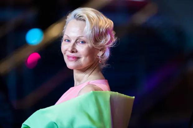 È «scattata la scintilla» tra Pamela Anderson e Tom Cruise? | blue News