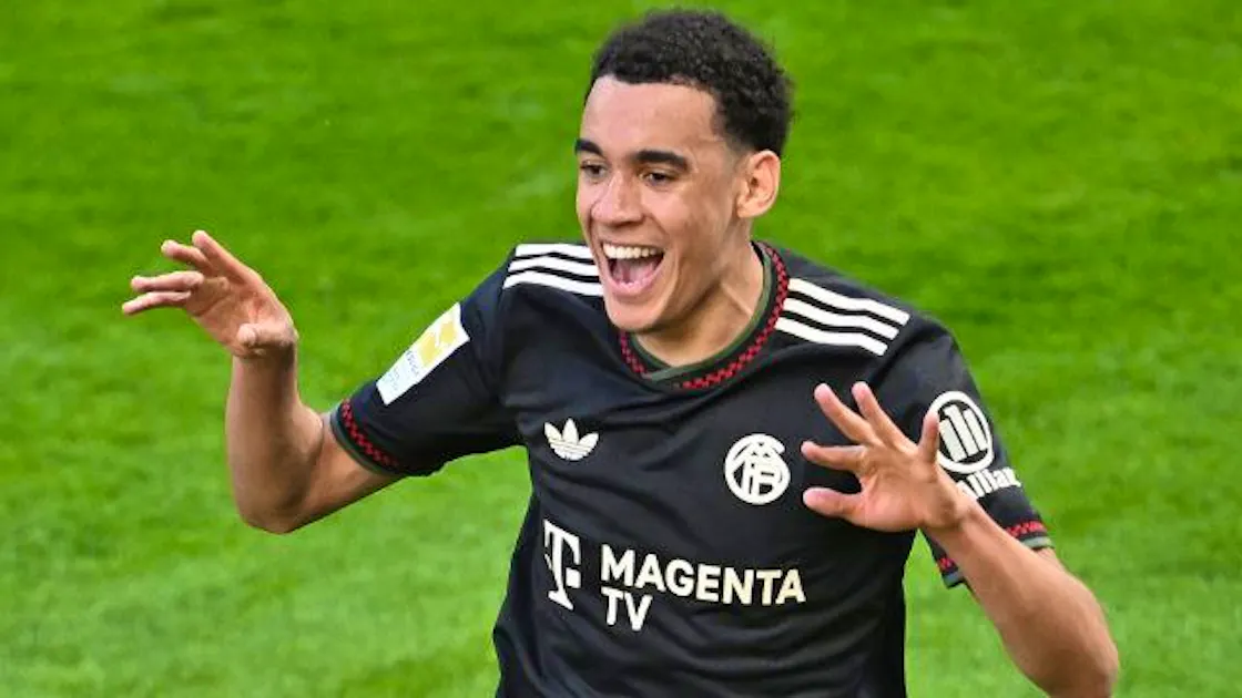 Bayern star Musiala causes an accident at 194 km/h on the speedometer ...