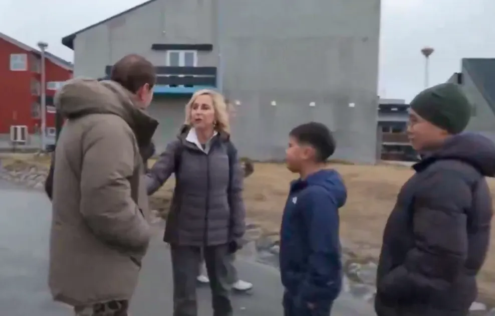 "Do you want to take a photo with me? "No" | blue News