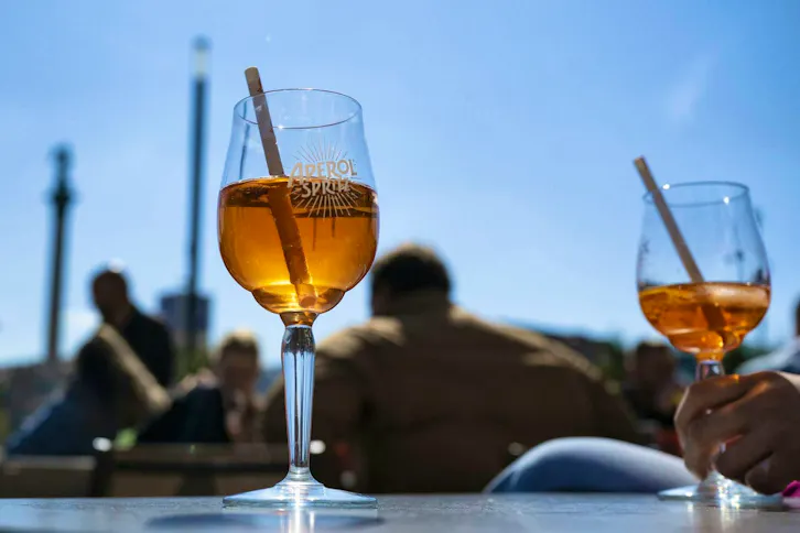 "Dolce Vita" in a glass: How Aperol Spritz became a cult drink | blue News