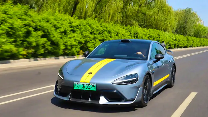 It costs 550,000 euros: Ferrari takes the e-step - but fans react with ...