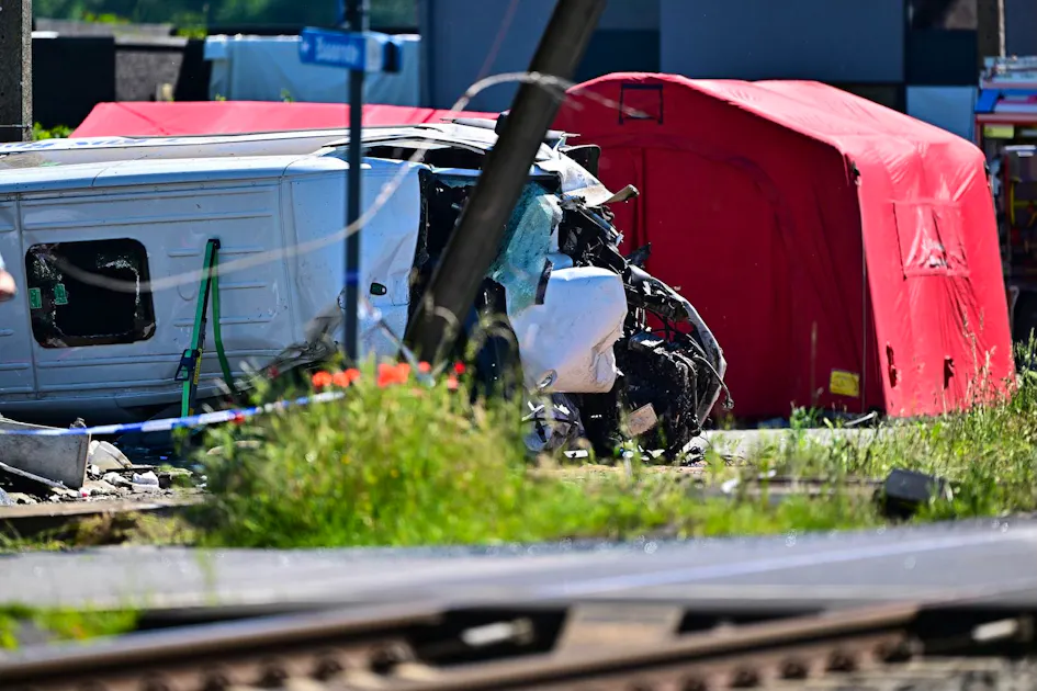Police release new details: Belgium Buggenhout: School bus hit by train ...
