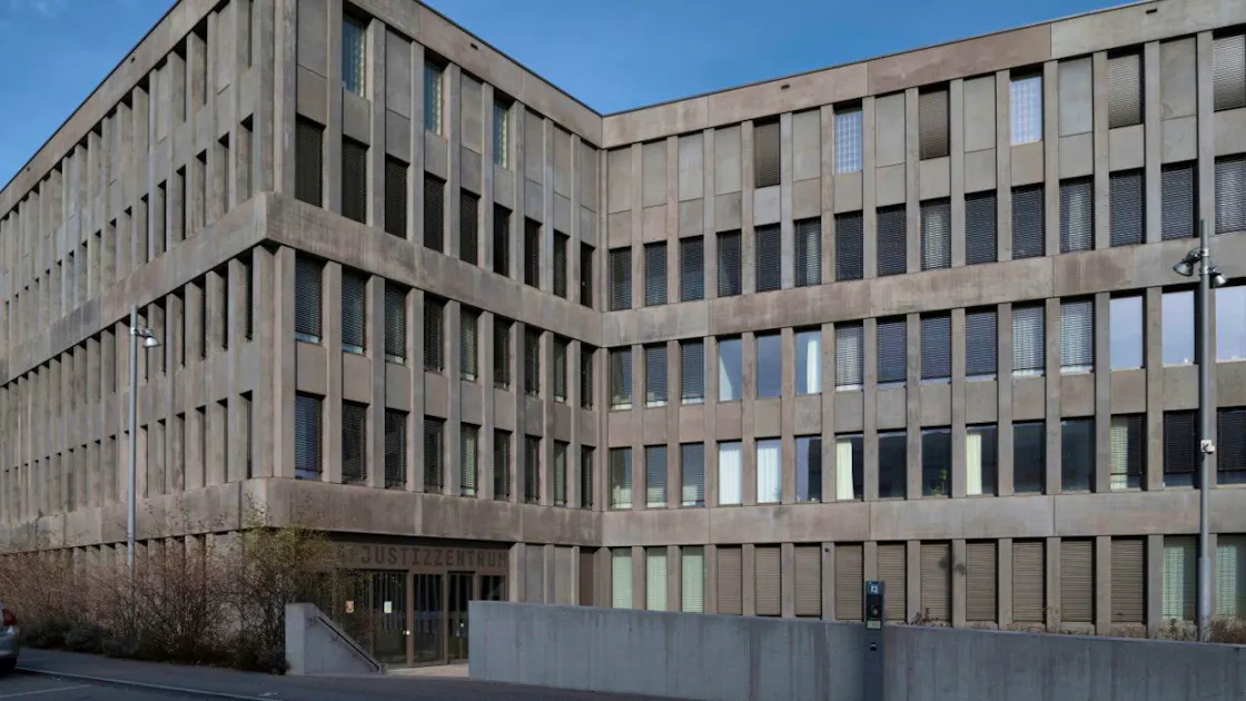 Trial: Children endangered with pistol in Aesch BL: conditional prison ...