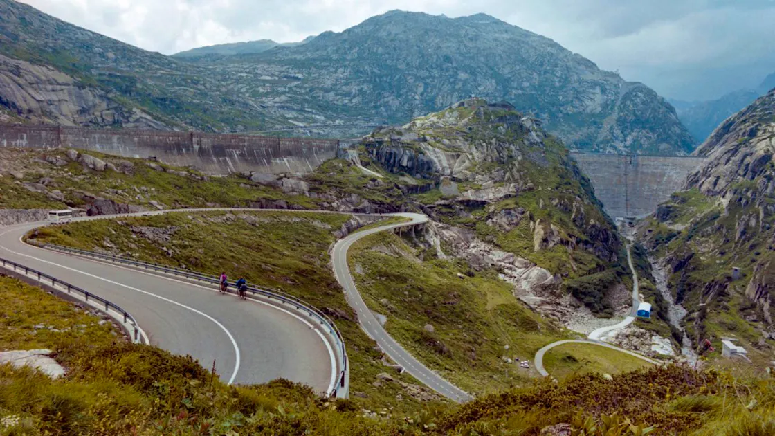 Two more passes closed: More Alpine passes in Switzerland open again ...