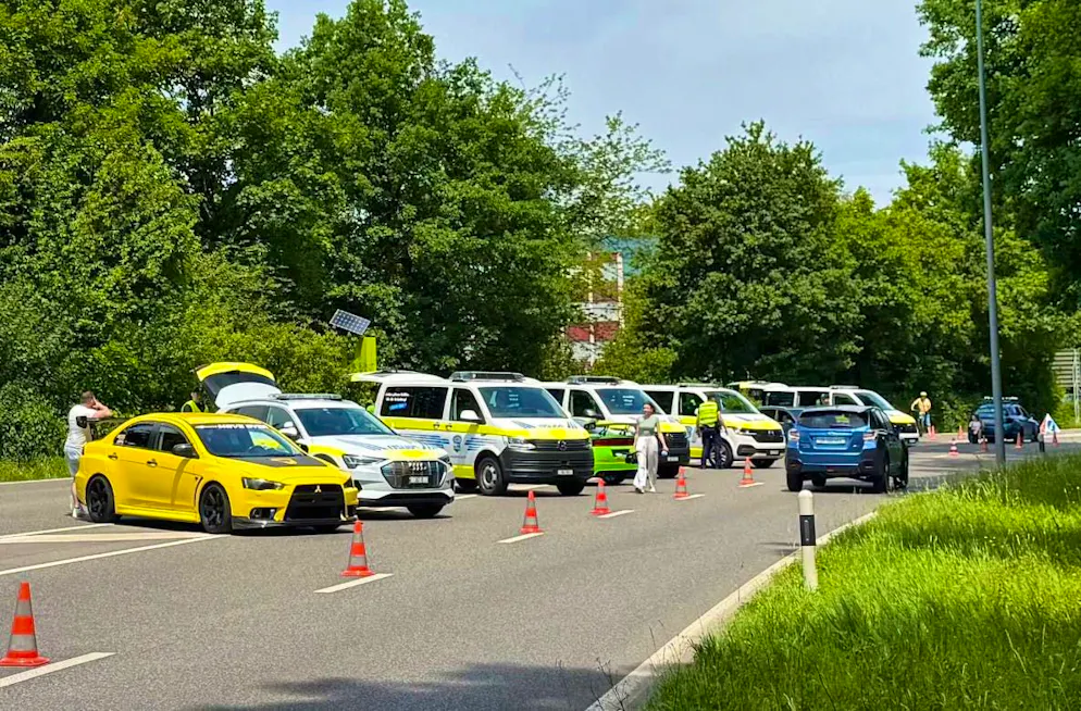Five cars immobilized: In Buchs AG: Police immobilize several cars at a ...