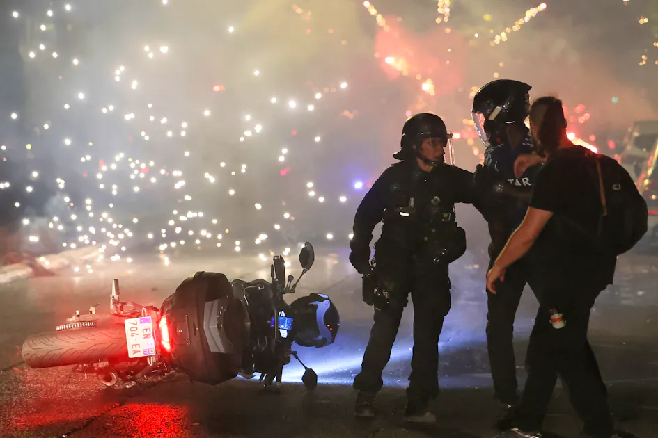 «Des violences inqualifiables»: Les festivités du PSG marquées par une ...