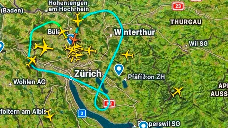 Swiss airplane flies a heart for the national ice hockey team | blue News