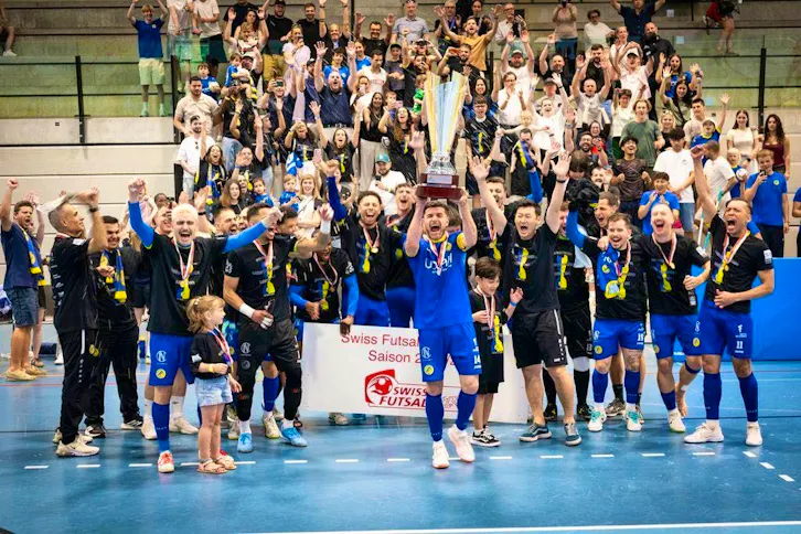 Police had to be deployed: Brawl after futsal final in Bern - two ...