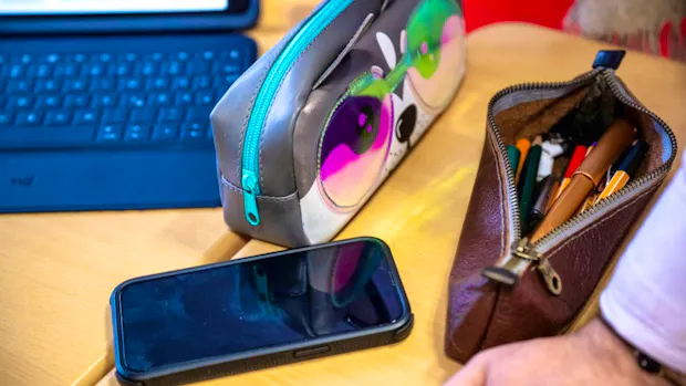 Latest news: Poland plans to ban cell phones in schools | blue News