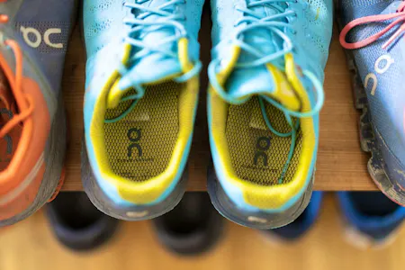 Swiss cross on shoes: Sporting goods manufacturer On apparently put ...