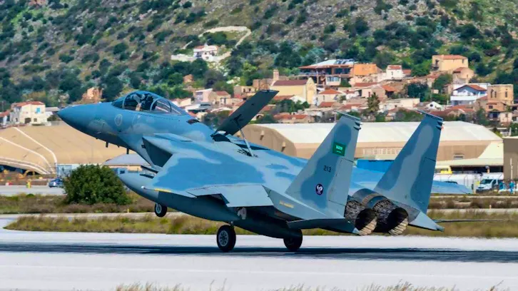 Greece: German arrested in Crete for taking photos at the airport ...