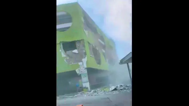 Magnitude of almost 8: Severe earthquake in the Philippines - tsunami ...