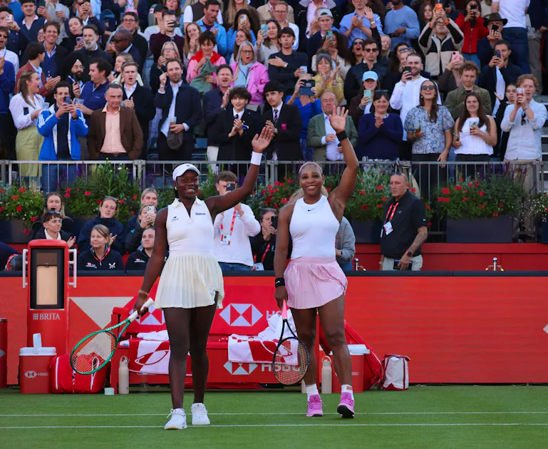 Quatre ans après, elle gagne: Serena Williams réussit son retour à 44 ...