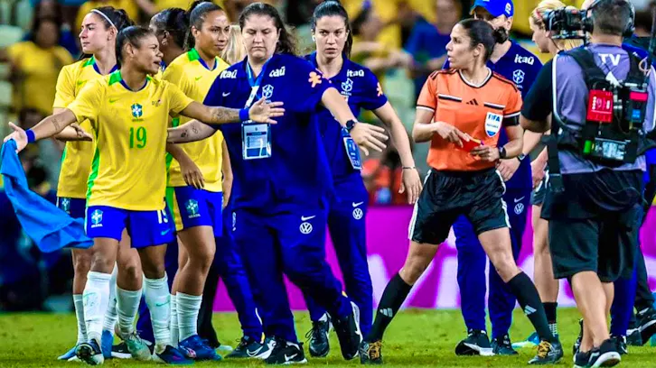 Brazil's female footballers receive eight red cards against the USA ...