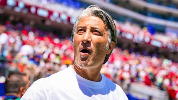 Did the national team coach make a mistake?: Yakin: “I need to take a ...