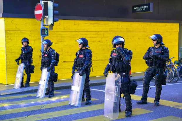 Firecrackers set off, police respond with pepper spray +++ Storefronts ...