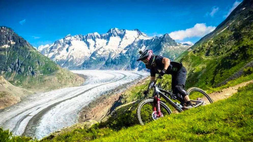 Highlights and final stage on blue Zoom: Mountain bike spectacle ...