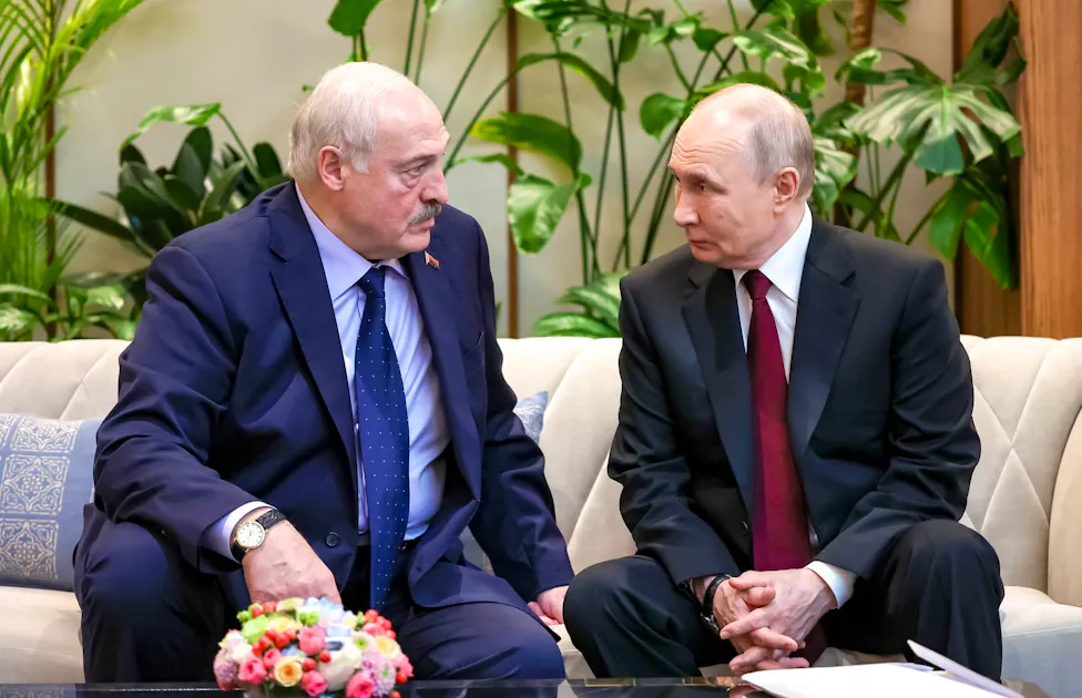 Lukashenko si oppone a Putin e tende la mano a Zelensky? | blue News