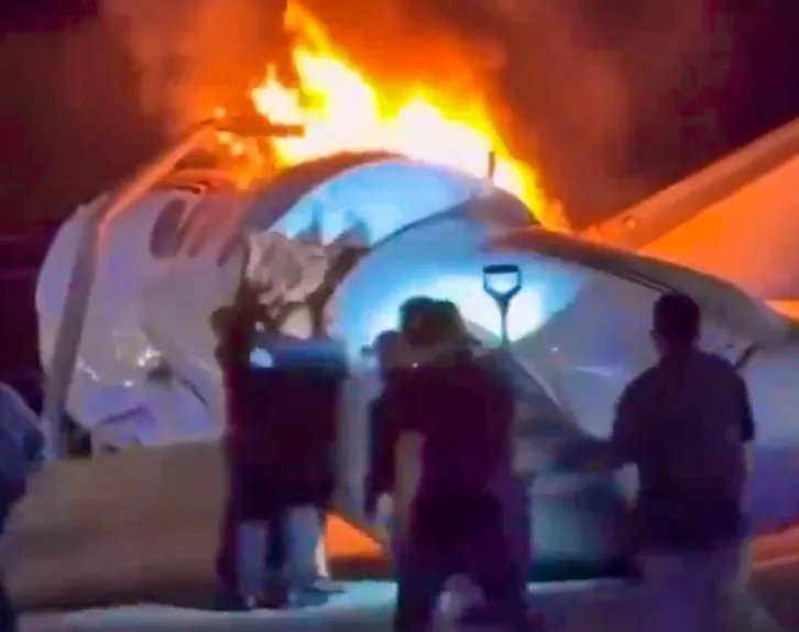 Business jet crashes onto a highway in Texas – one person dead | blue News
