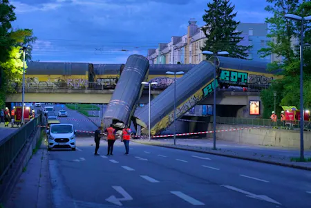 Freight train falls five meters from bridge in Munich – one person ...